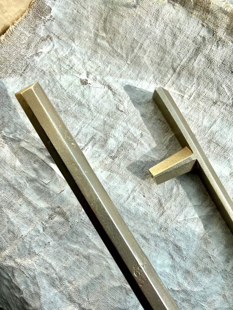 PYRA series, 17.5" appliance pull, various finishes – Shayne Fox Hardware