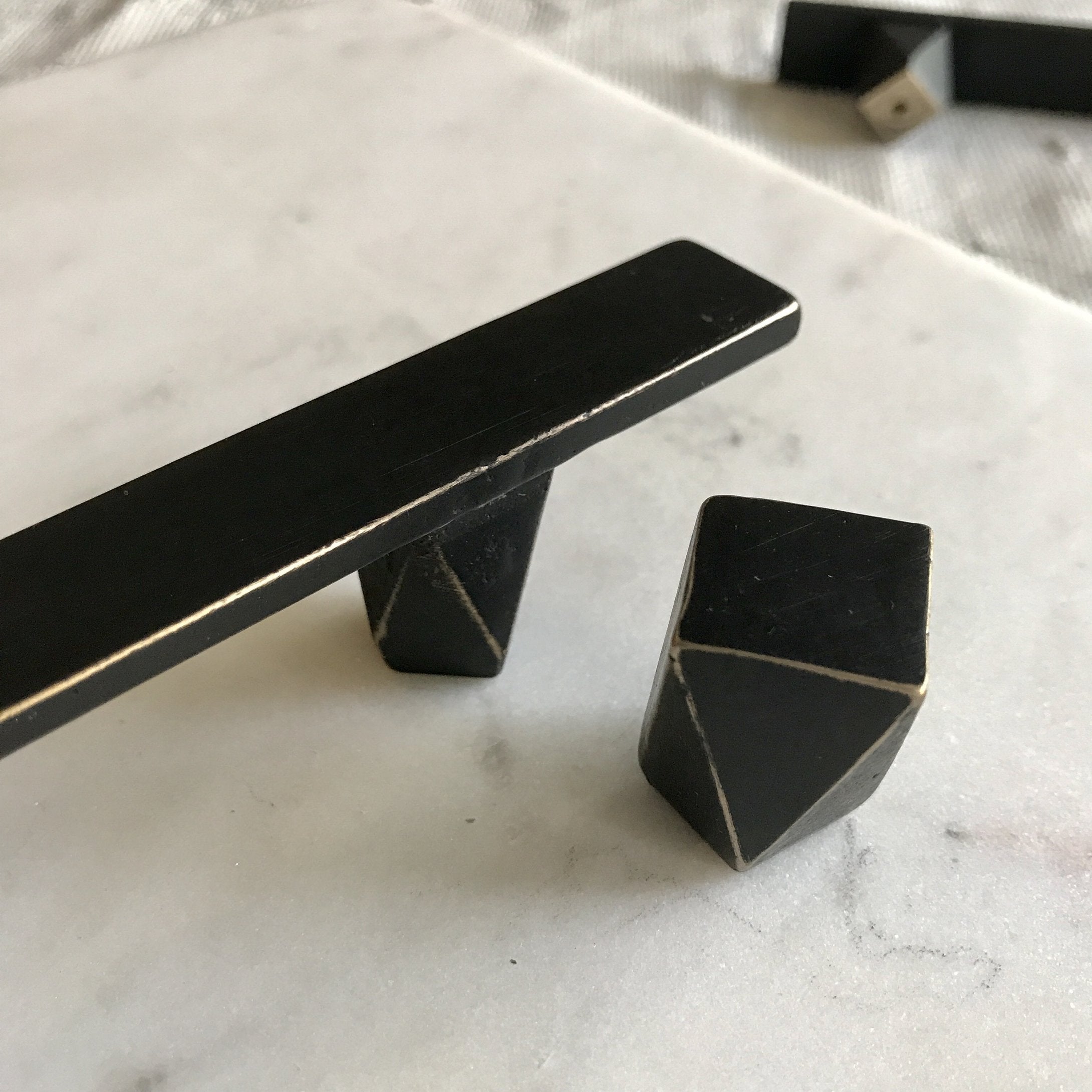 GEO series cast bronze handle 7", various finishes. – Shayne Fox Hardware